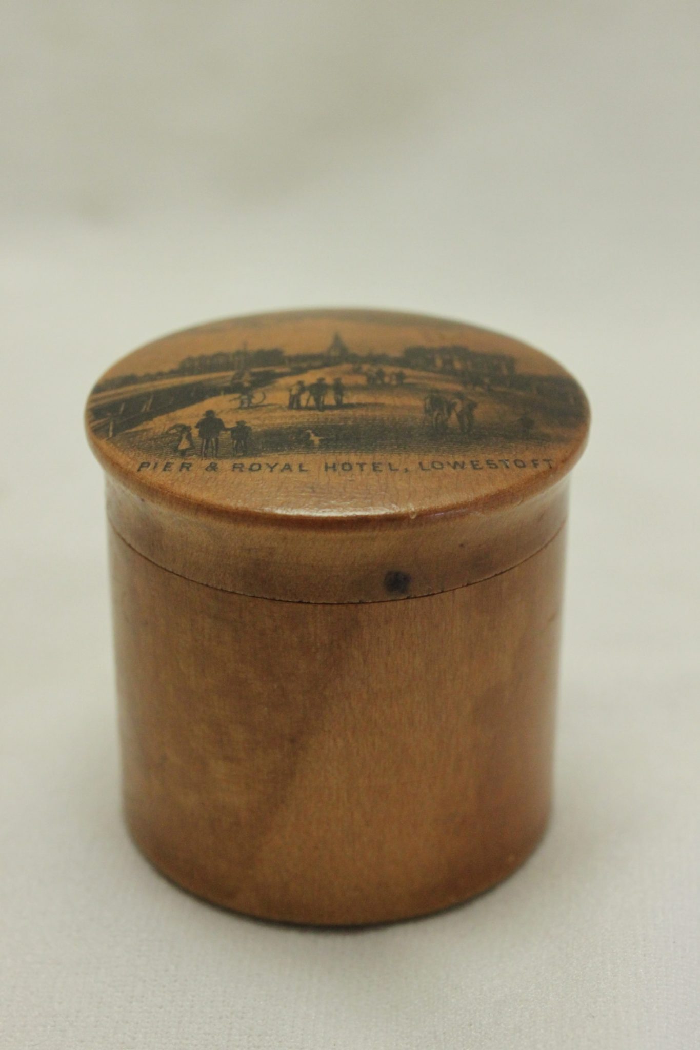 Mauchline ware box – Pier and Royal Hotel Lowestoft – China Rose Antiques