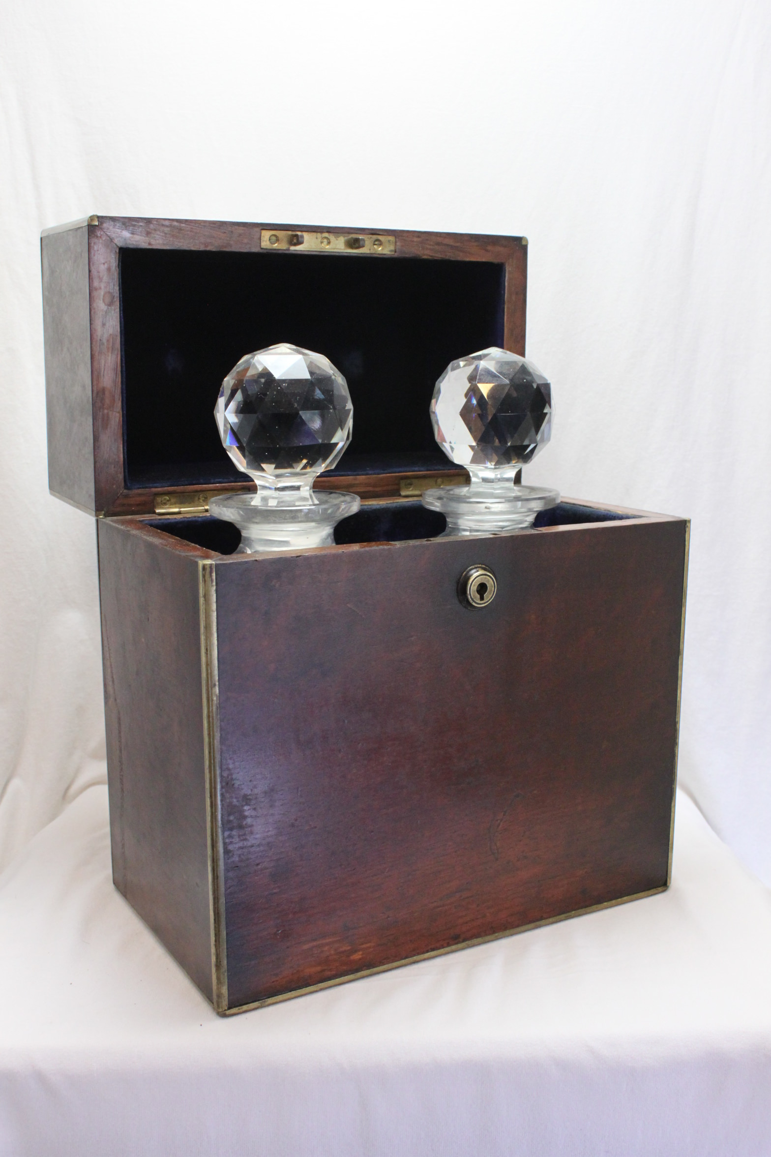 Oak campaign decanter box – China Rose Antiques