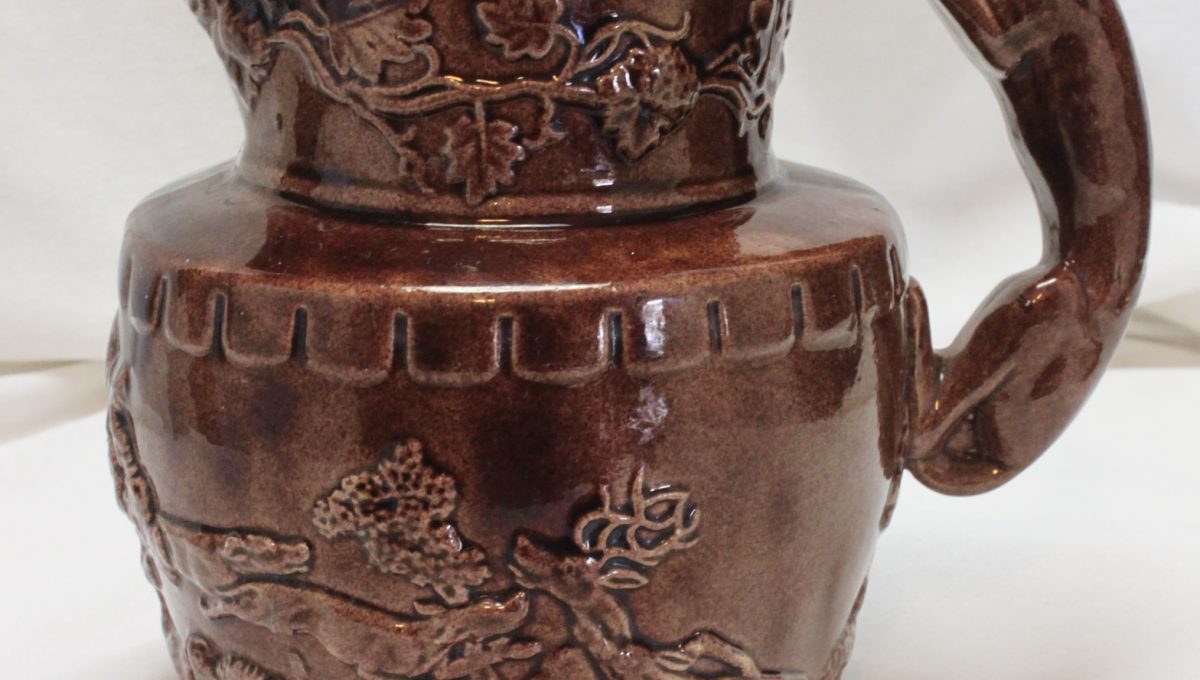 Moulded hunting jug – China Rose Antiques