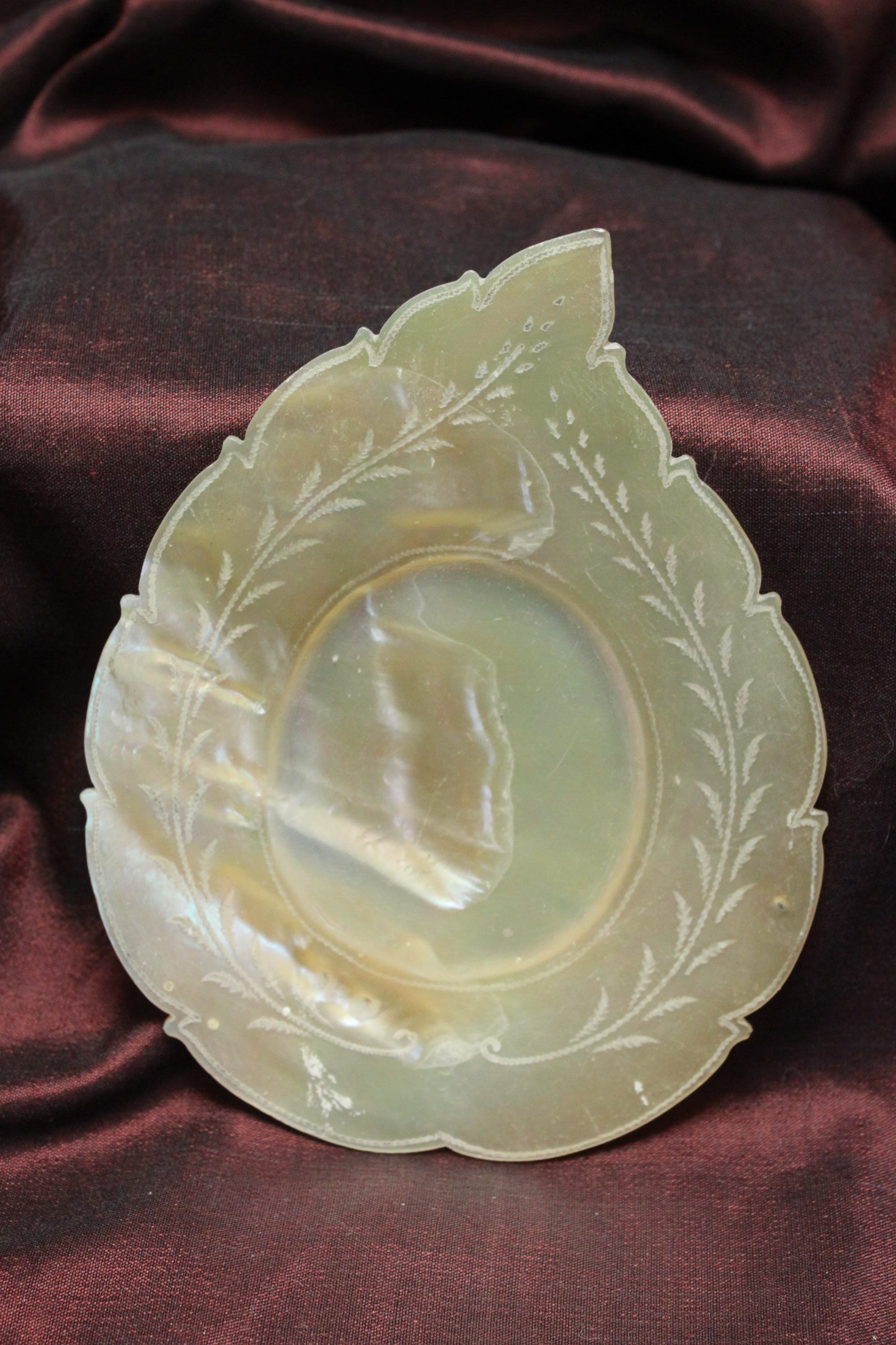 Chinese export mother of pearl dish – China Rose Antiques