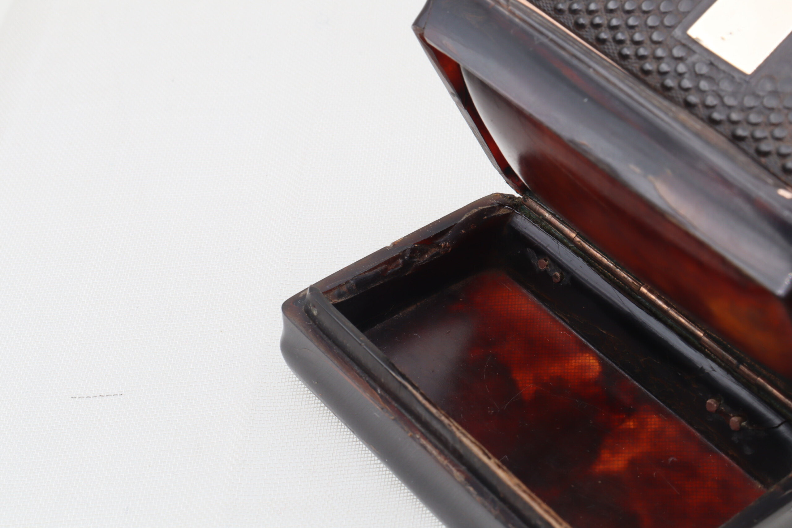 Rare double opening tortoiseshell and gold snuff box – China Rose Antiques